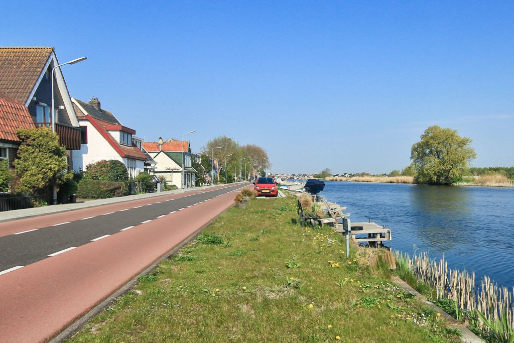 Huurwoning @ Lijnden Akerdijk 21 foto 26 straatbeeld 01b - Onkenhout ...